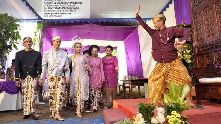 Contoh Teks Pranatacara Upacara Temu Pengantin Jawa Dari Awal Sampai ...